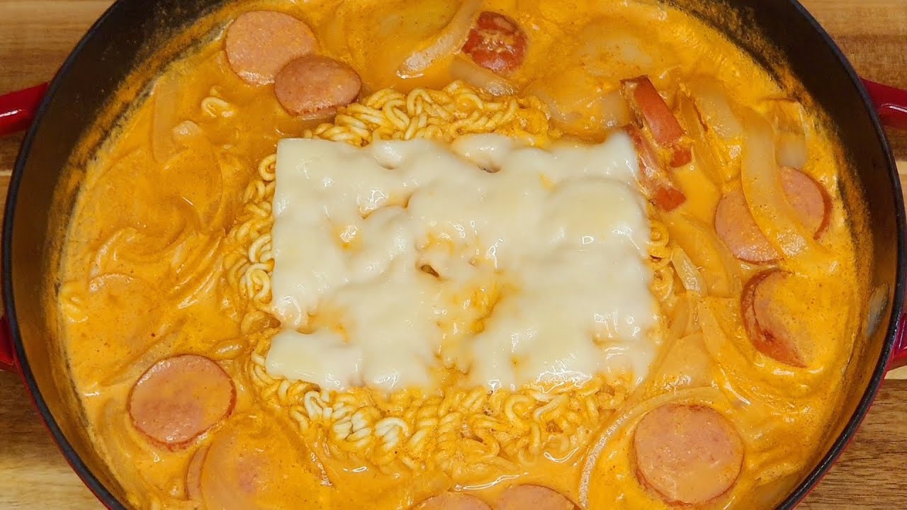 Rose Ramen | Trending Ramen Recipe in Korea | Easy Ramen Recipe - YouTube