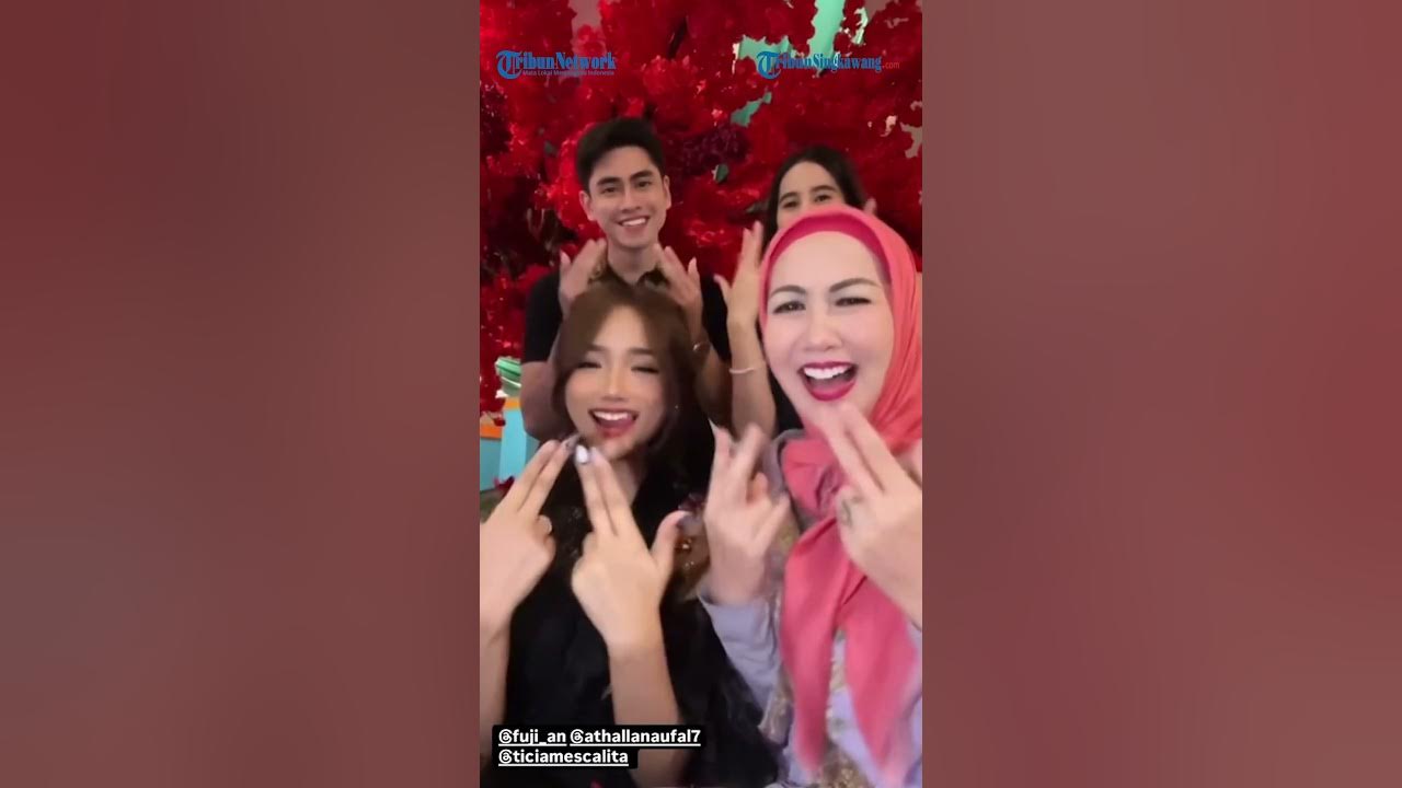 Venna Melinda Keceplosan Sebut Fuji Calon Mantu - YouTube