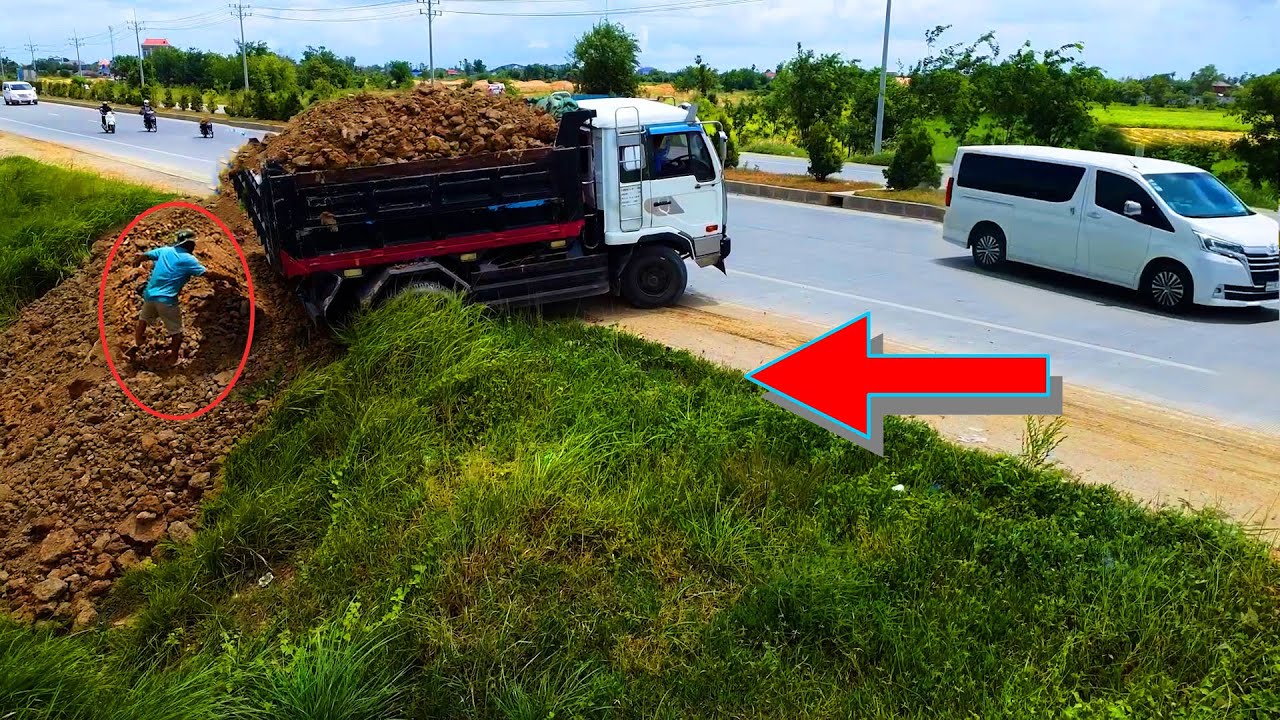 So Scary A Man Work with Machinery!! Transforming a Landfill Dumping ...