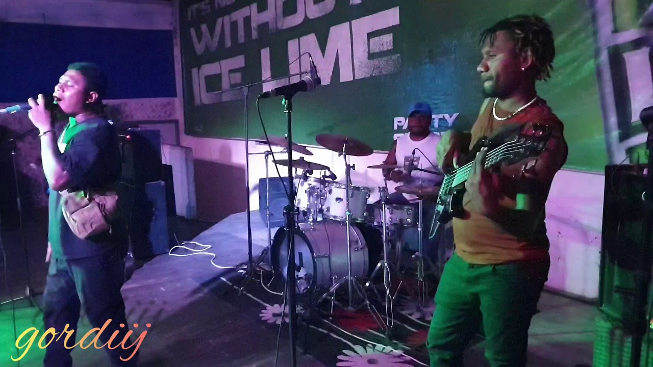 Larim Go- Cammy Bee (Live!!) - YouTube