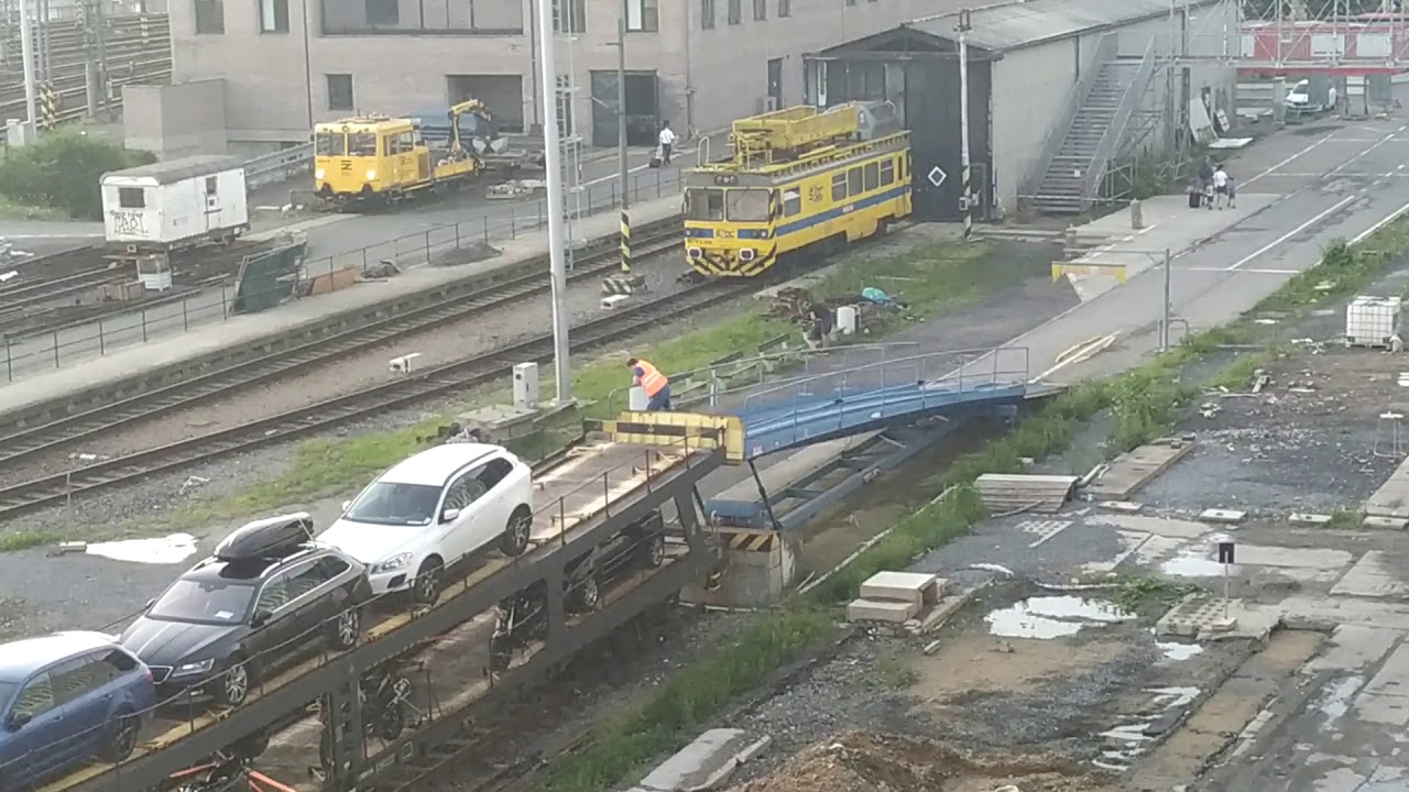 Cars being loaded on a train pt 2 - YouTube