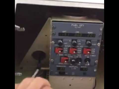 Emirates flight refuling 777 - YouTube