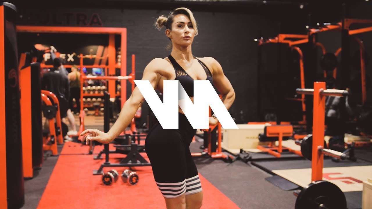 EMMA HYNDMAN - THE POSING PRO - POSING CLASS - YouTube