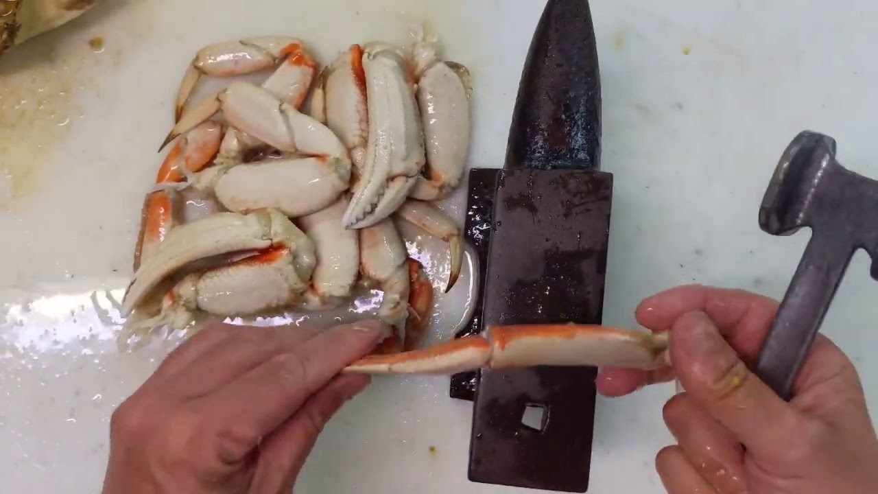 How to Crack and Clean a Crab - YouTube