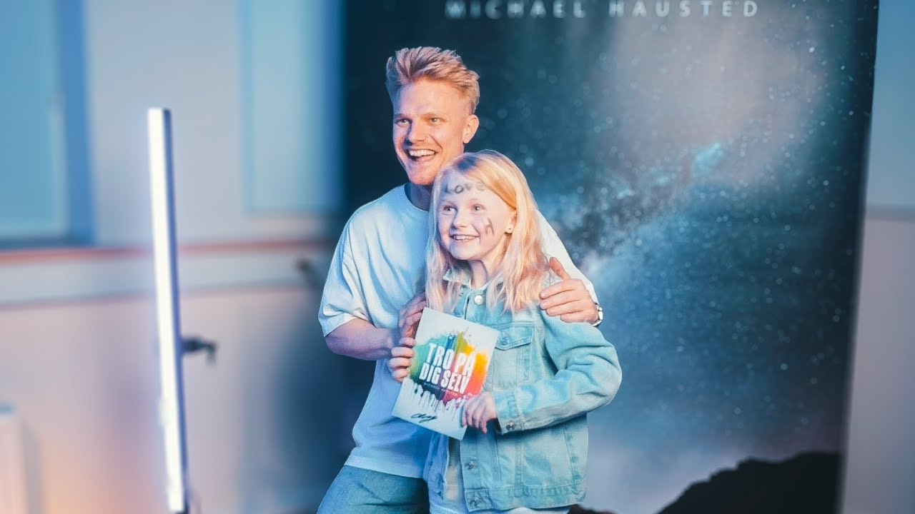 Michael Hausted Live Koncert Intro - YouTube