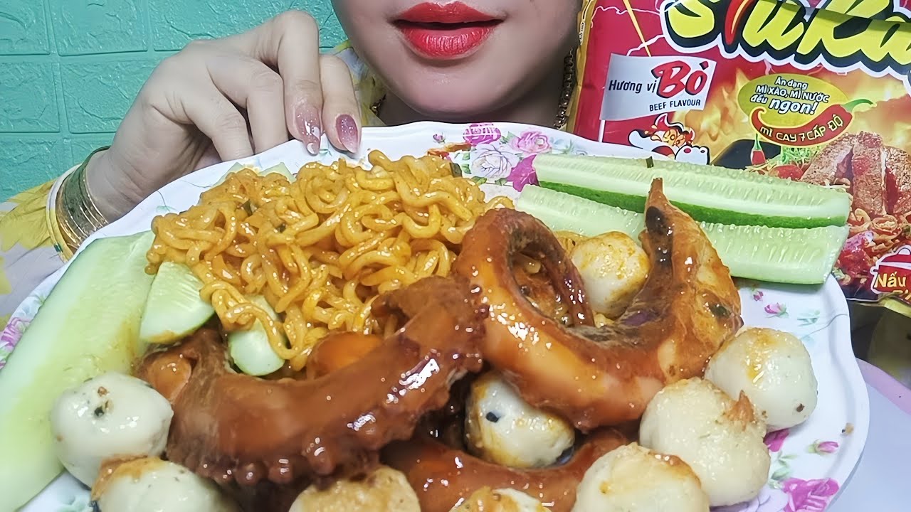 MukBang _Đại Chiến Mì Siu Kay Vị Bò Cay Cấp Độ 7 Cùng Râu Bạch Tuộc ...