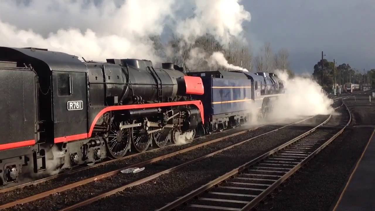 Steamrail Victoria snow train 2016 Traralgon shunting - YouTube