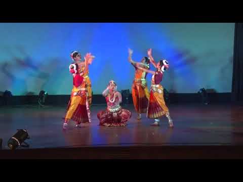 Jhinook Mukherjee Sinha and troupe - YouTube