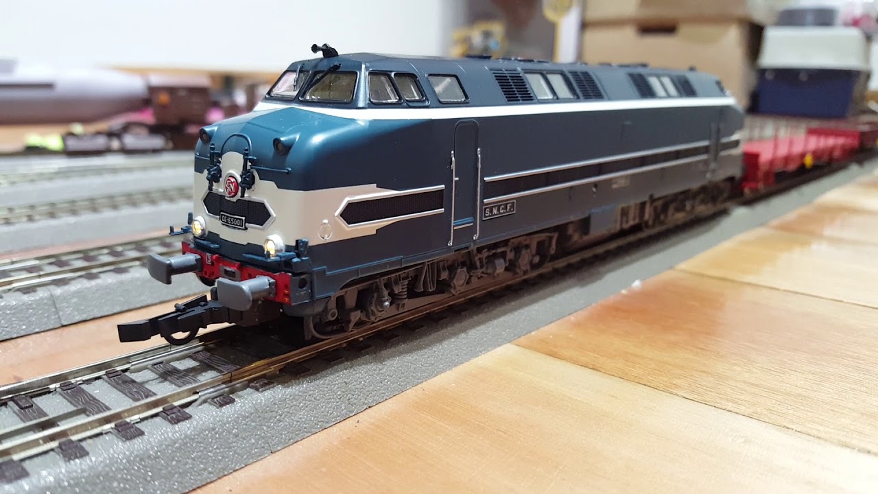 SNCF CC 65001 Mistral y carroceria diseñada por Fesler !! - YouTube