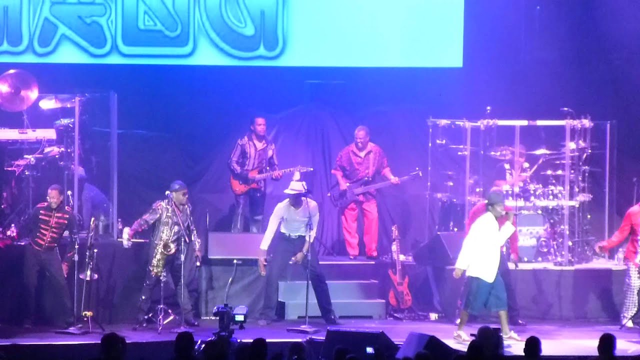 Kool and the Gang "Celebration" opening for Kid Rock in Camden NJ on 7 ...