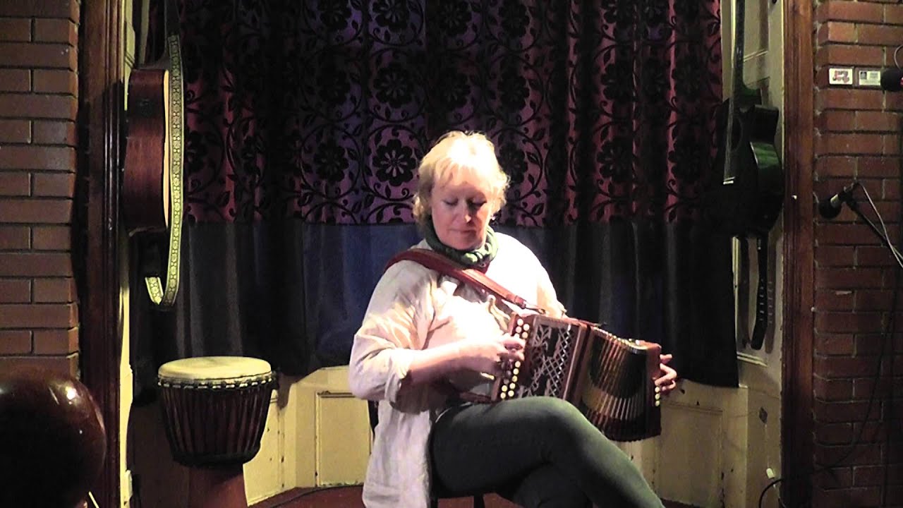 Moira Clarke. New High Level Hornpipe + The Remember Me. - YouTube