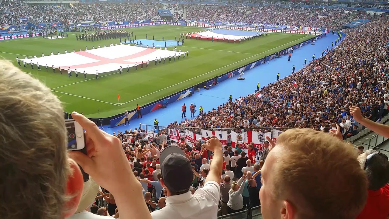 England fans singing Don't Look Back In Anger - YouTube