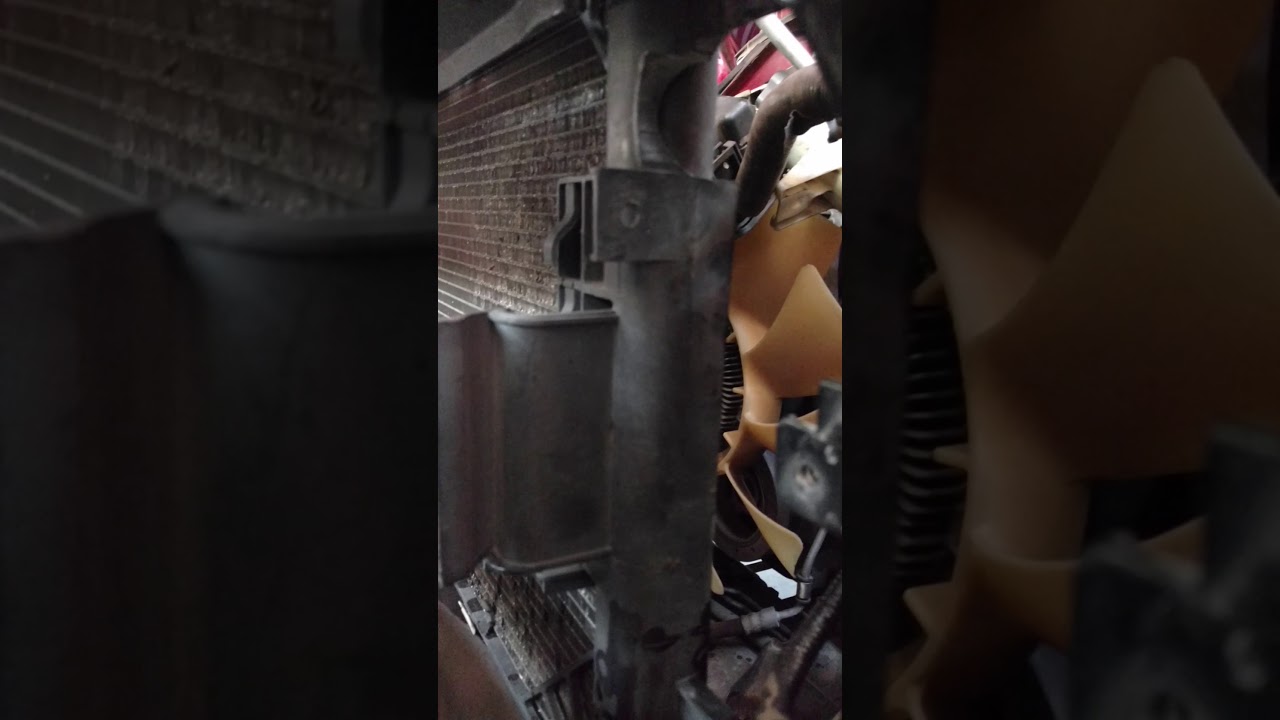 07 Ford Expedition El Radiator Install - YouTube