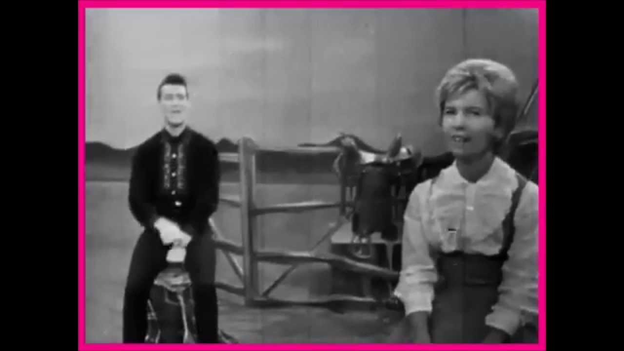 Col Joye & Judy Stone ♥ Looking Back To See ♫ - YouTube