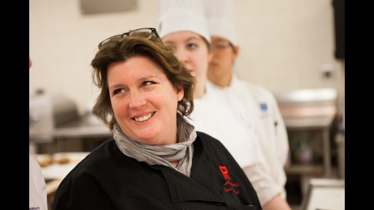 Chef Lynn Crawford lightning round at NAIT - YouTube