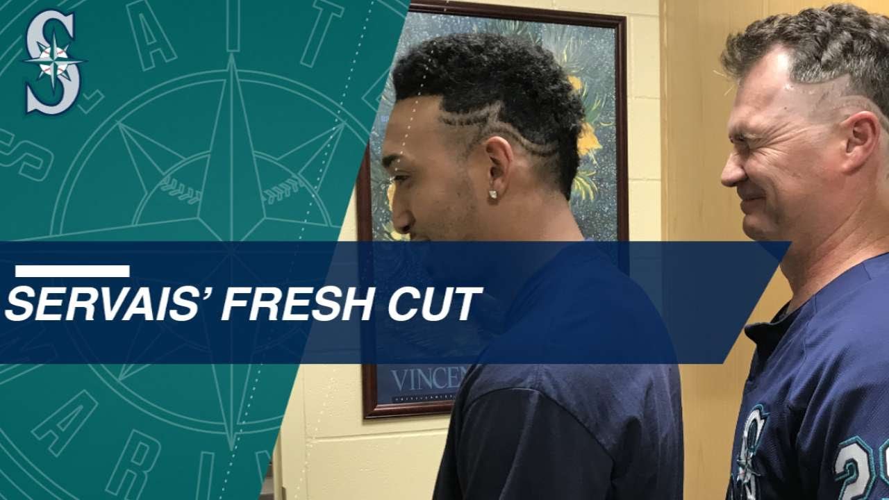 Scott Servais gets haircut for Edwin Diaz' 50th save - YouTube