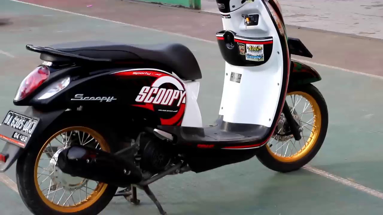 Cinematic ~ Honda Scoopy - YouTube