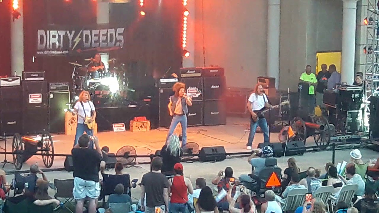 Dirty Deeds at Warren Amphitheatre - YouTube