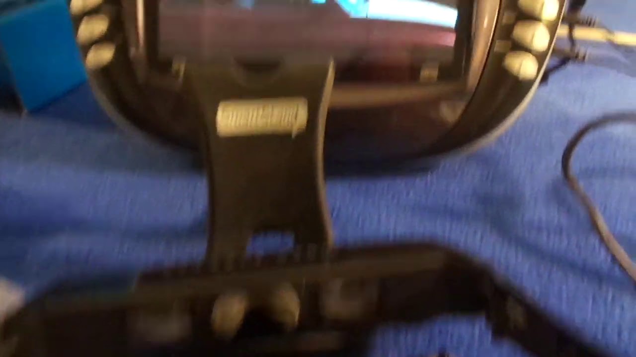 Vuzix/Icuiti iWear AV920 - YouTube