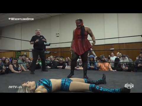 Female wrestlers squashed in the ring,compilation