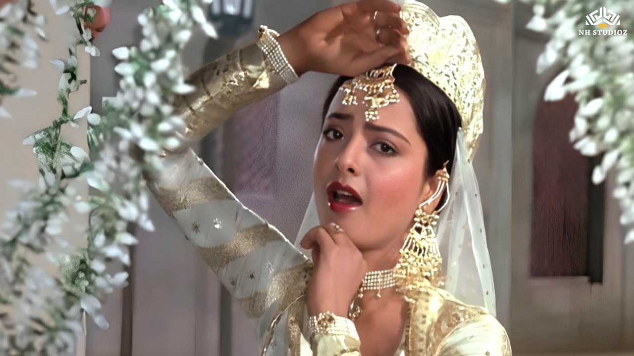 Dekho Koi Pyar Na Karna - Lata Mangeshkar | Rekha, Jitendra | Apna Bana ...