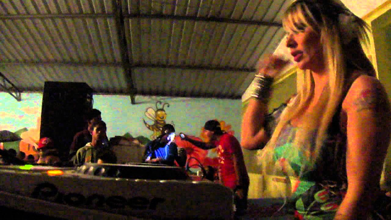 DJ SABRINA BOING electro house em Barueri SP Energy Lux 30/09/12 #2 ...