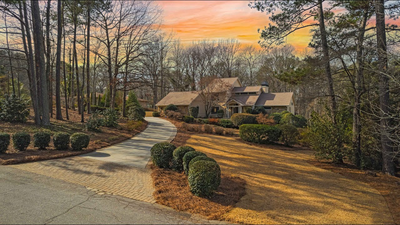 8933 Emerald Ct, Jonesboro, GA - YouTube