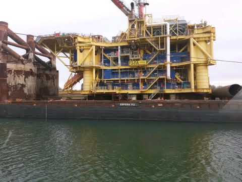 Worlds biggest crane vessel sscv Sleipnir - YouTube