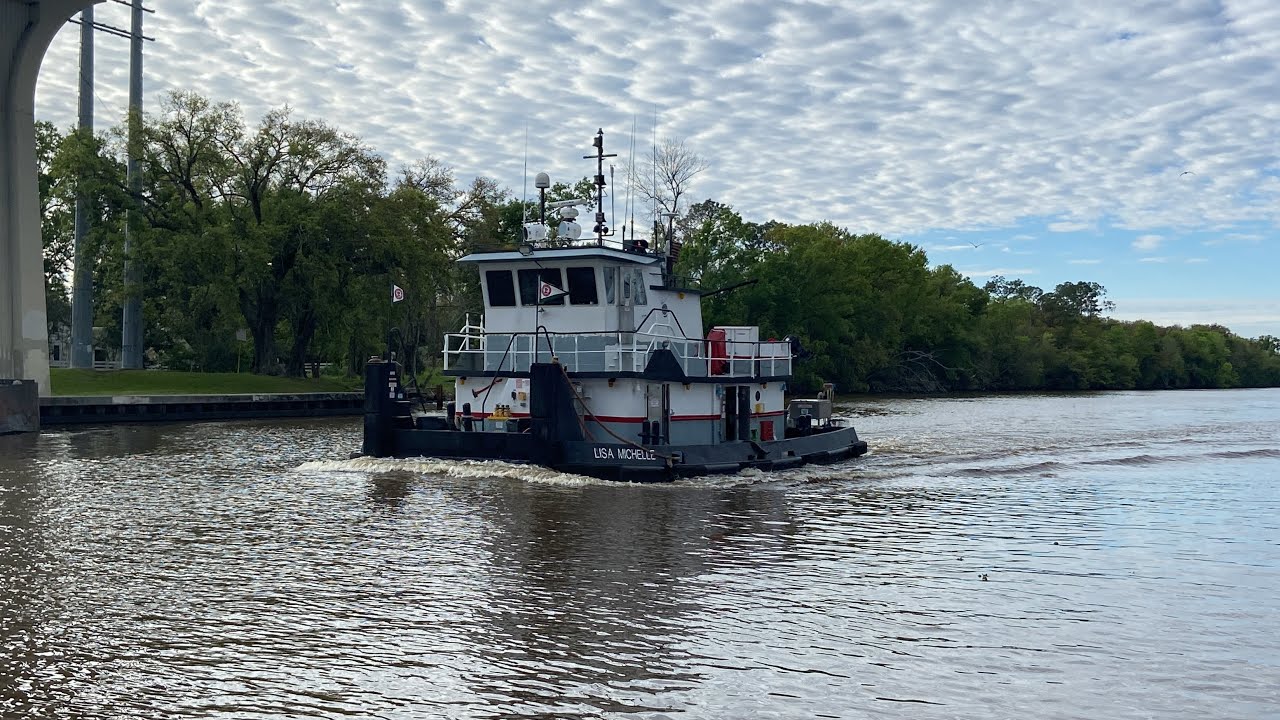 Solo tug board along the intercoastal waterway Houma Louisiana - YouTube