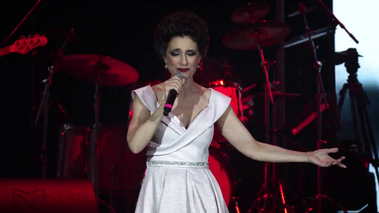 Doris - Marija Magdalena [Doris u Areni Zagreb] - YouTube