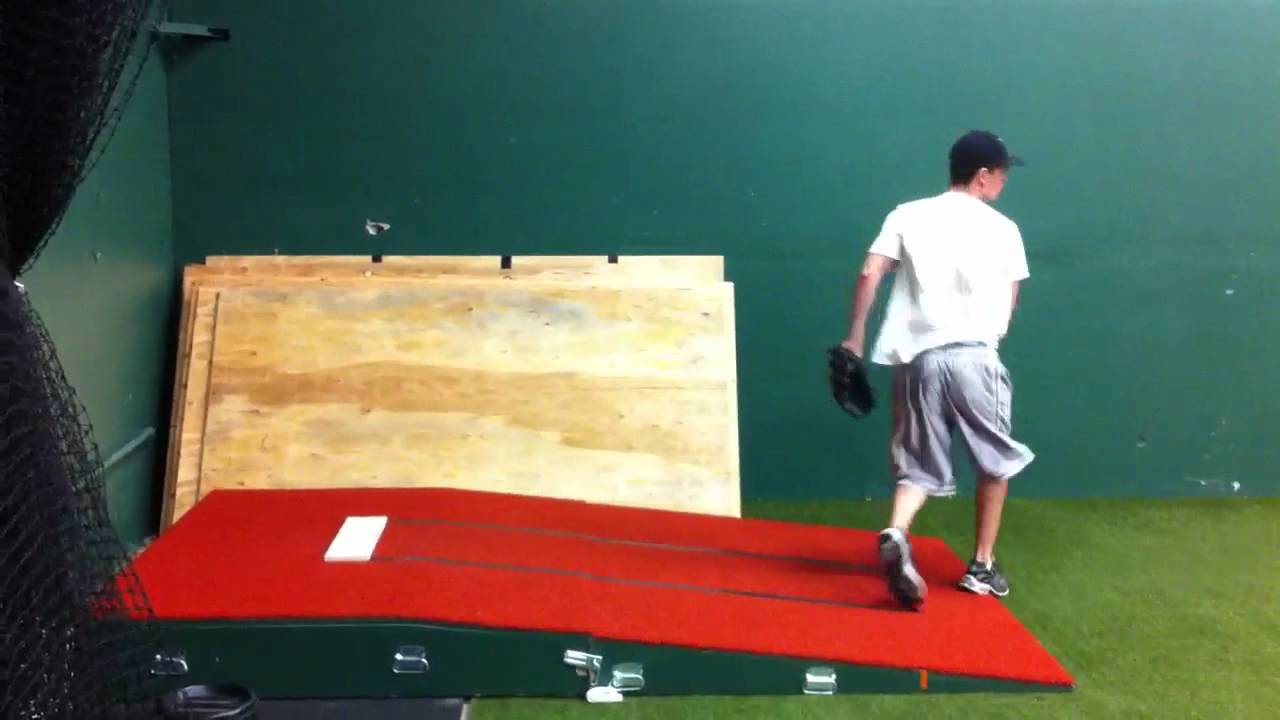 Lucas Wimmer Pitching 10-26-11 - YouTube