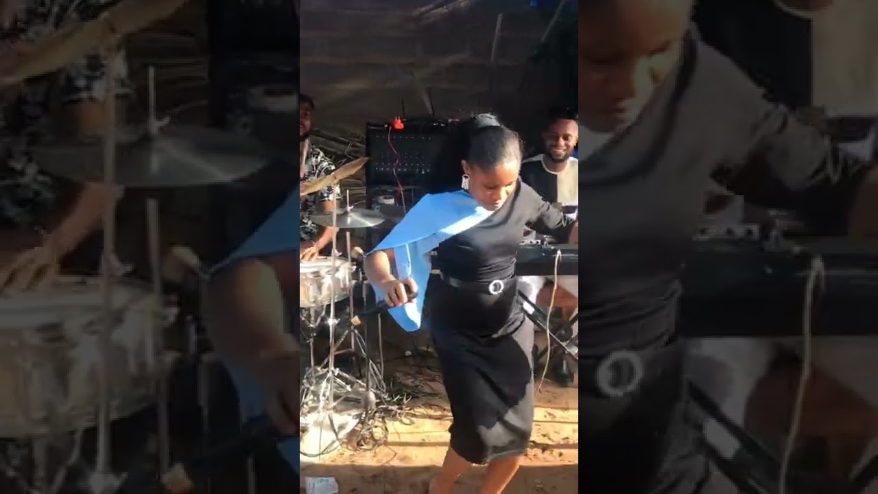 Evang promise uche on stage - YouTube