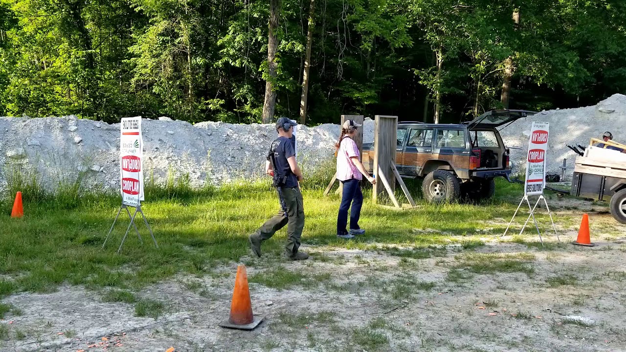 Single Man Room Clearing and Entry - YouTube