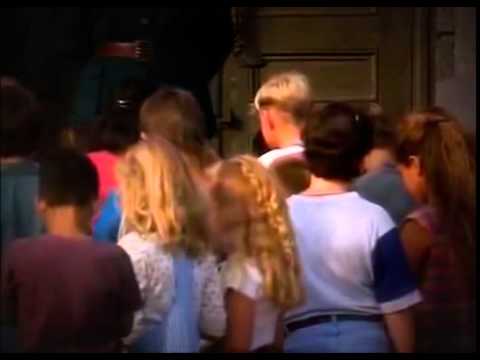 Cópia de Matilda 1996 Clip The Trunchbull - YouTube