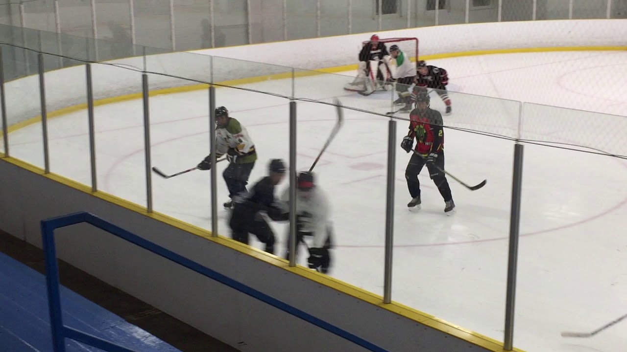 Chesswood Arena Drop In 16 - YouTube