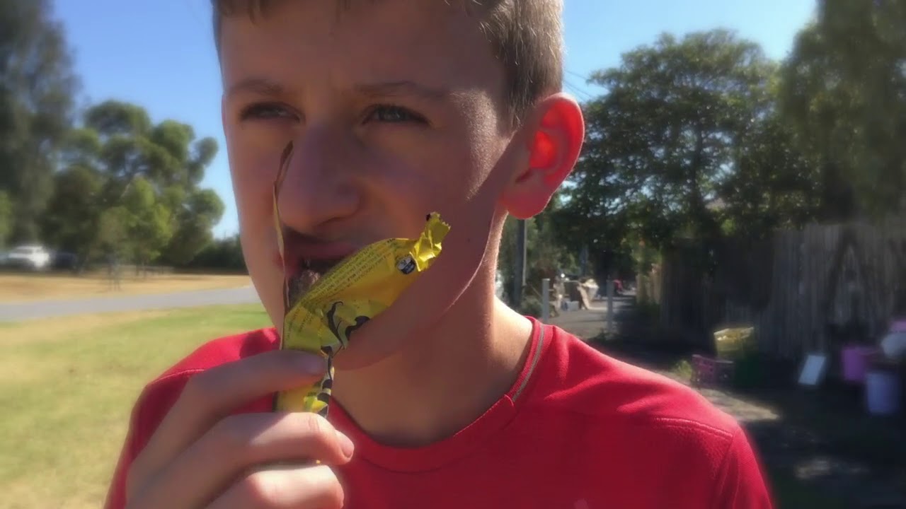 Cadbury's Flake Advertisement - 1999 Original - YouTube