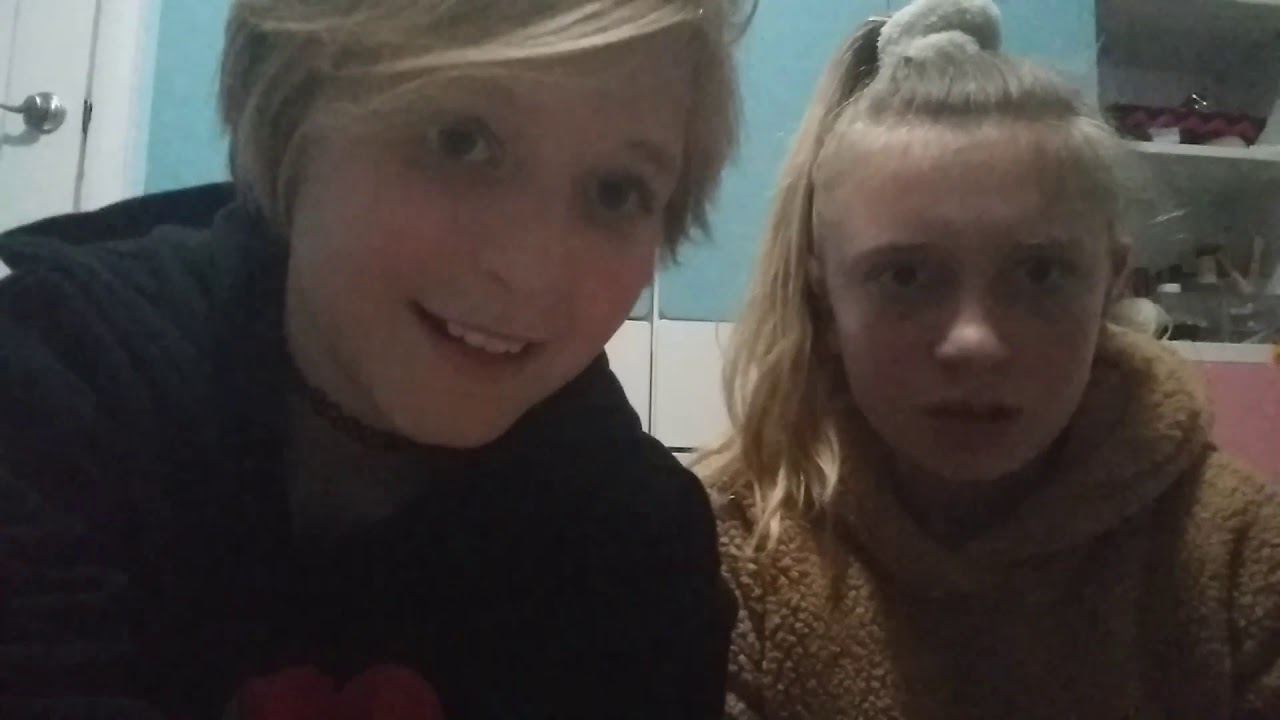 Cringey girls invite you to a sleepover 😁🍿 - YouTube