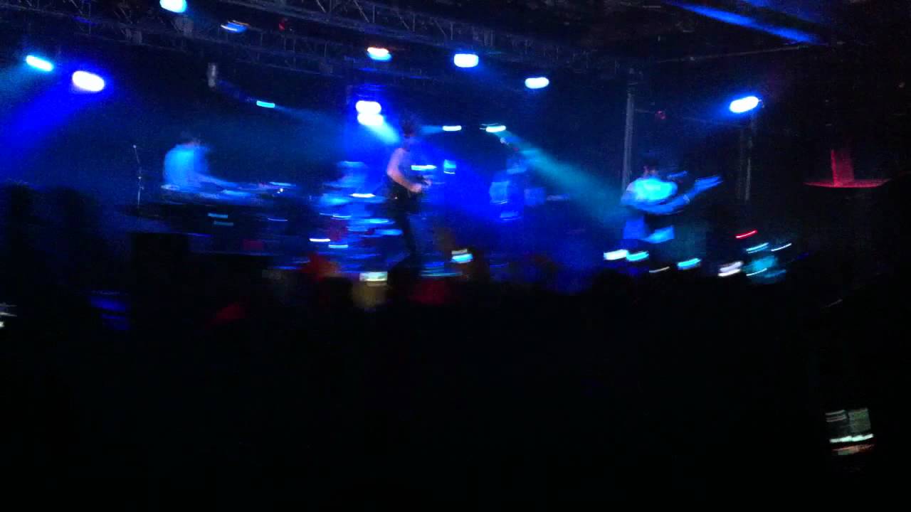 Foals - Blue Blood (Live) - YouTube