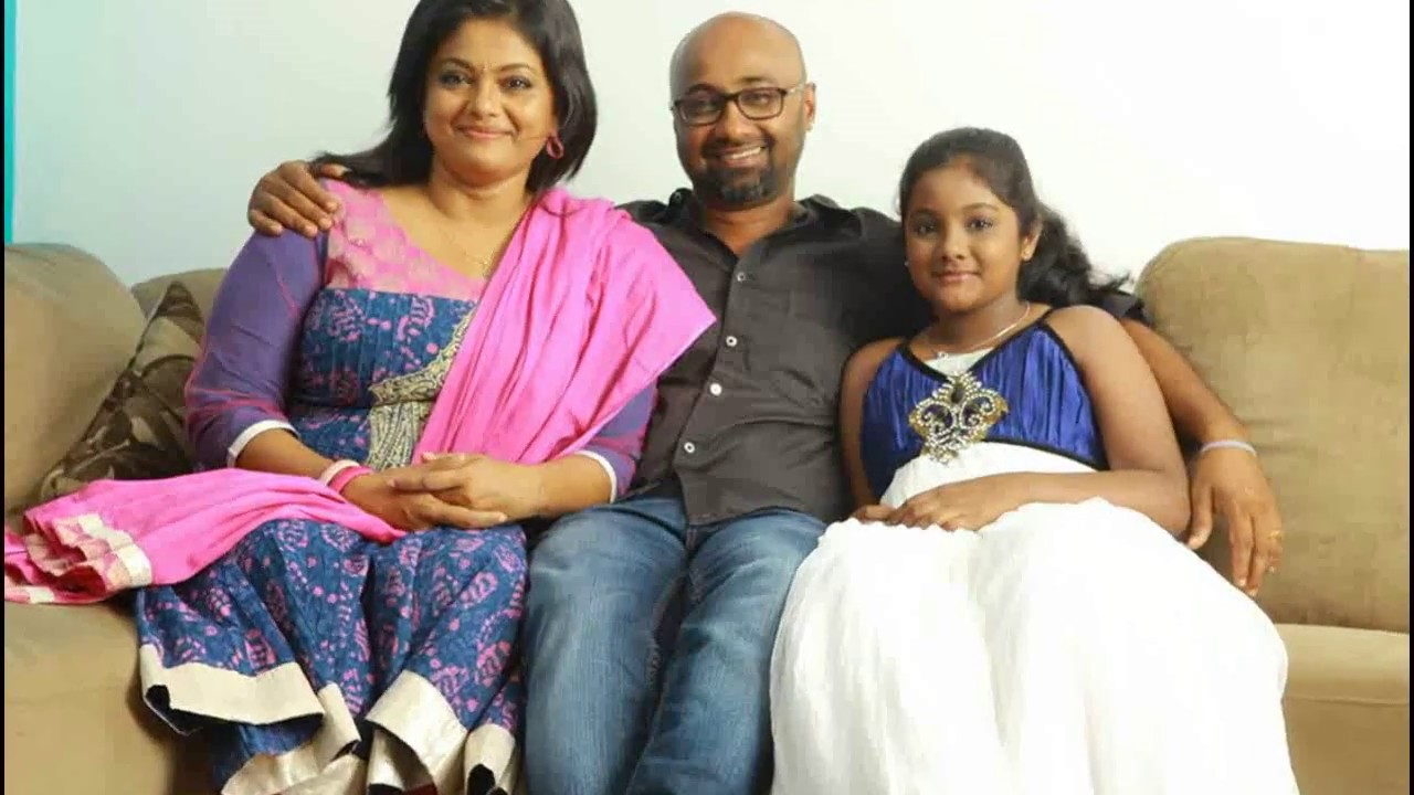 Thatteem Mutteem Manju Pillai With Real Life FAMILY Mazhavil Manorama ...