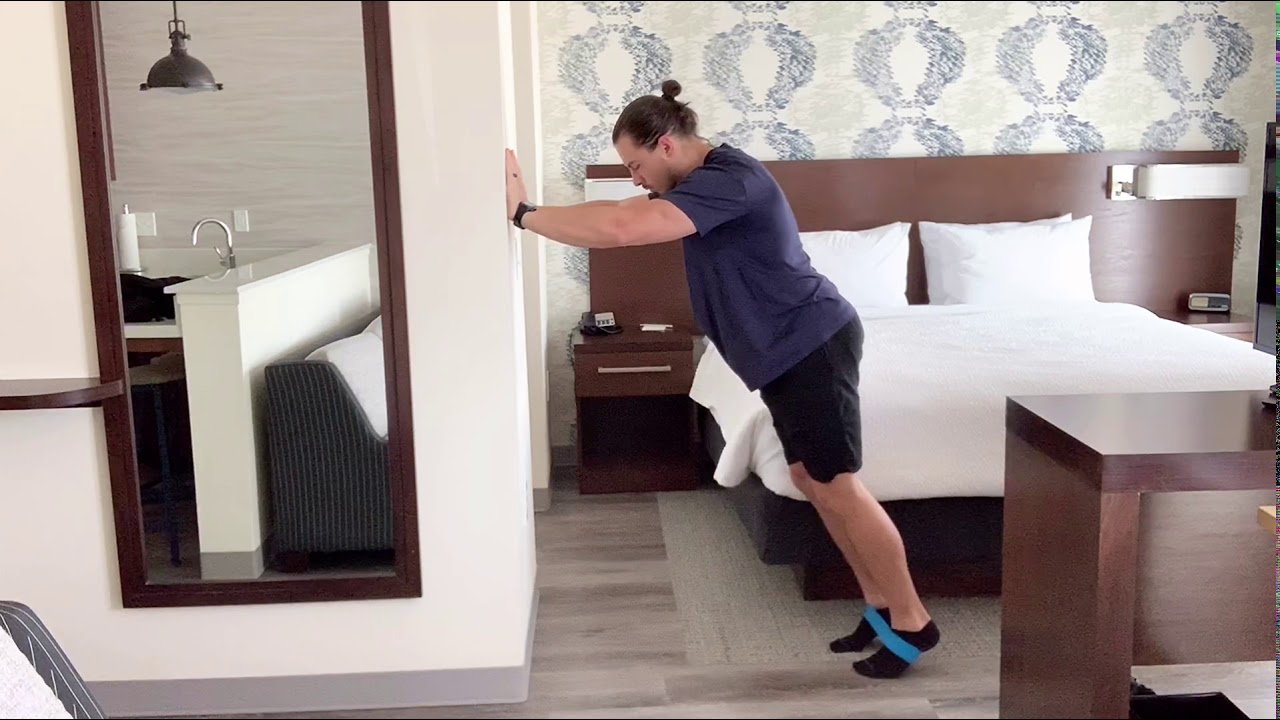 Alternating Sprinter Starts w/ Mini Band Around Feet (heavy) - YouTube
