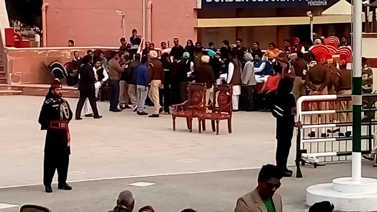 India Pakistan ganda singh border parade unbelieva - YouTube