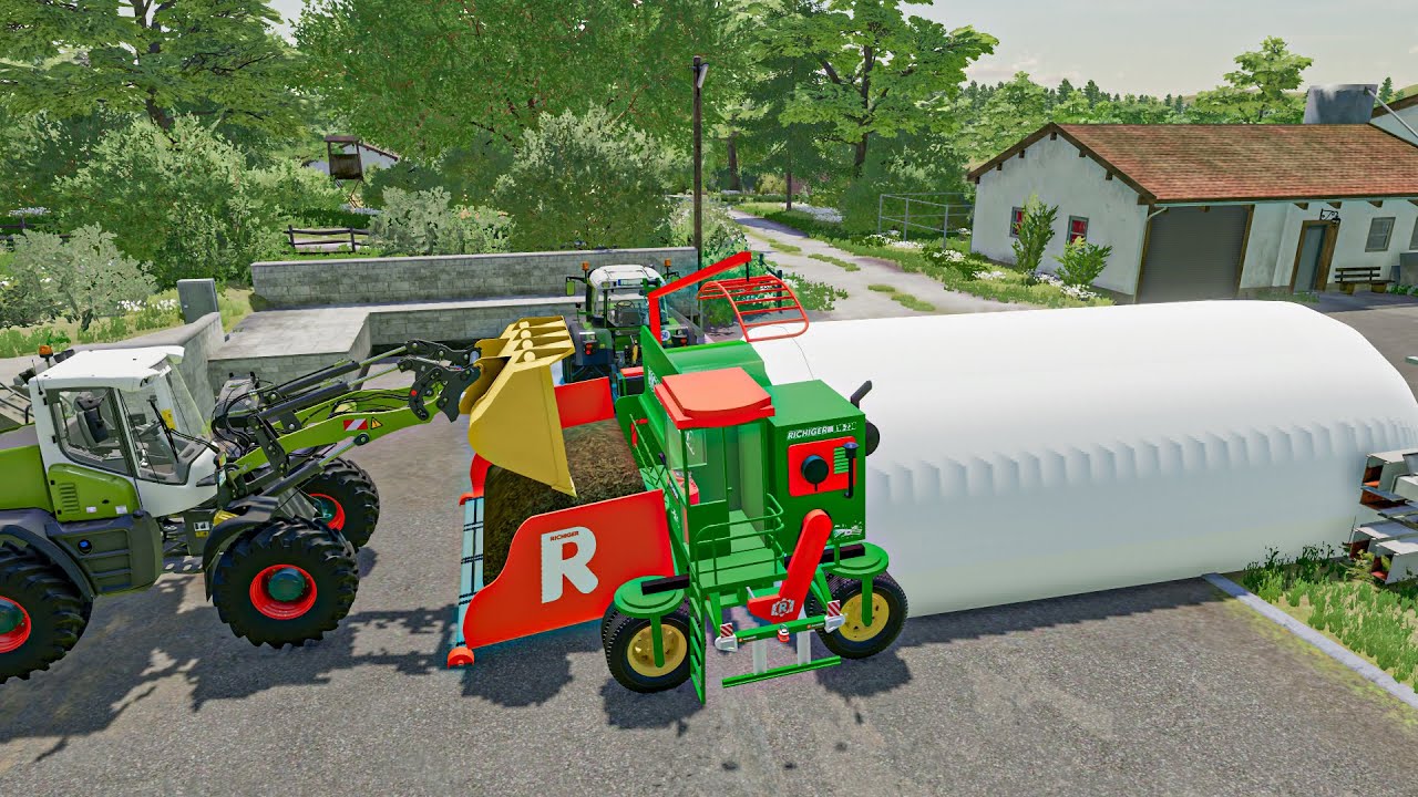 Making giant silage bag with 1.000.000 L of maize silage | Farming ...