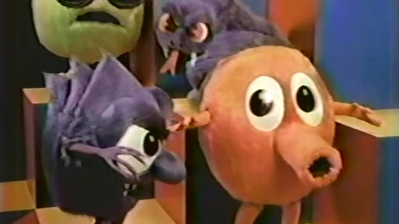 Q*Bert Board Game commercial (1983) - YouTube