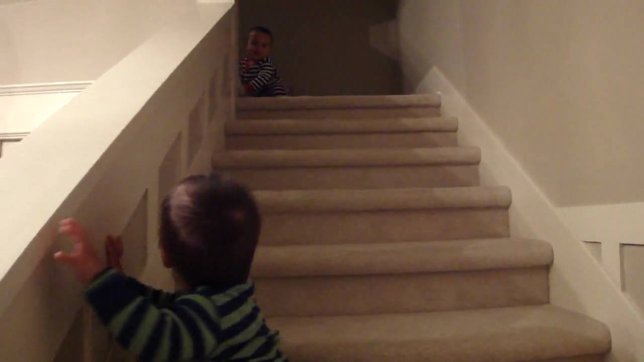Cheng Nelson Twins - When Zach and Jake Climb the Stairs - YouTube