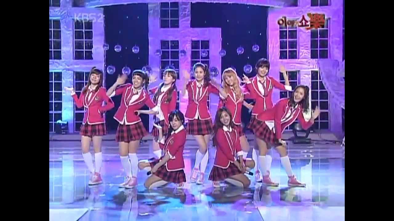 SNSD Girls' Generation - Gee (Pink School Uniform version) - YouTube