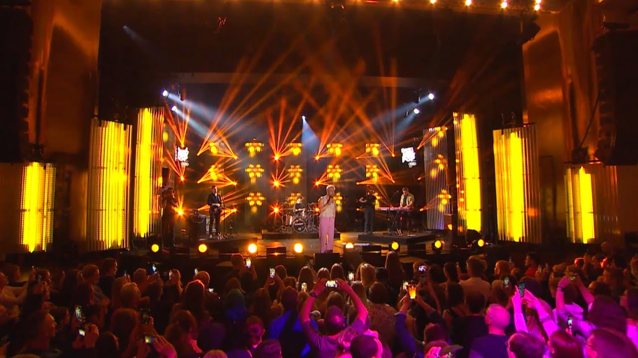 Moncrieff - Warm (SWR3 New Pop Festival Live-Version) - YouTube