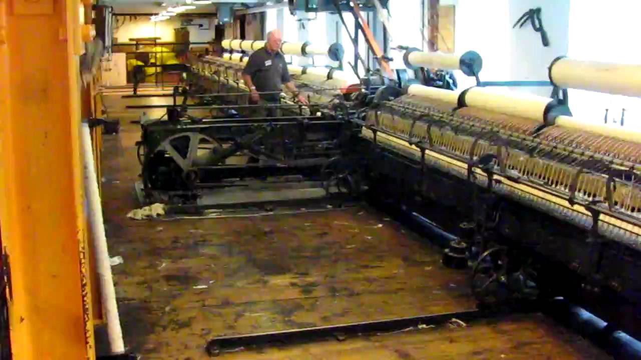Crompton's mule at Quarry bank mill in Cheshire - YouTube