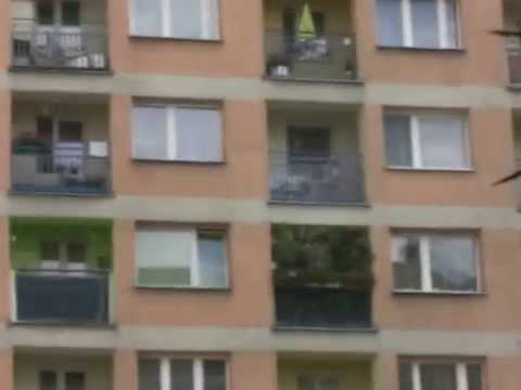 balkon girl