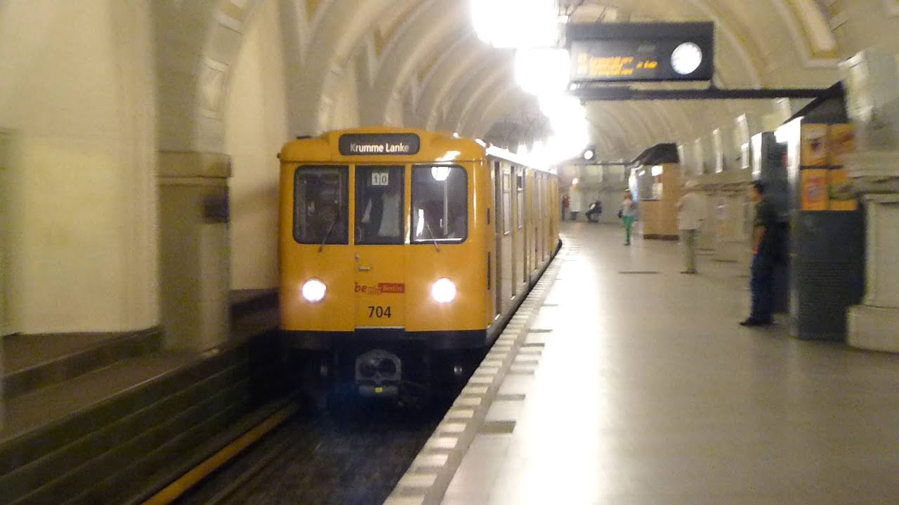 U3 Heidelberger Platz (U-Bahn Berlin) - YouTube