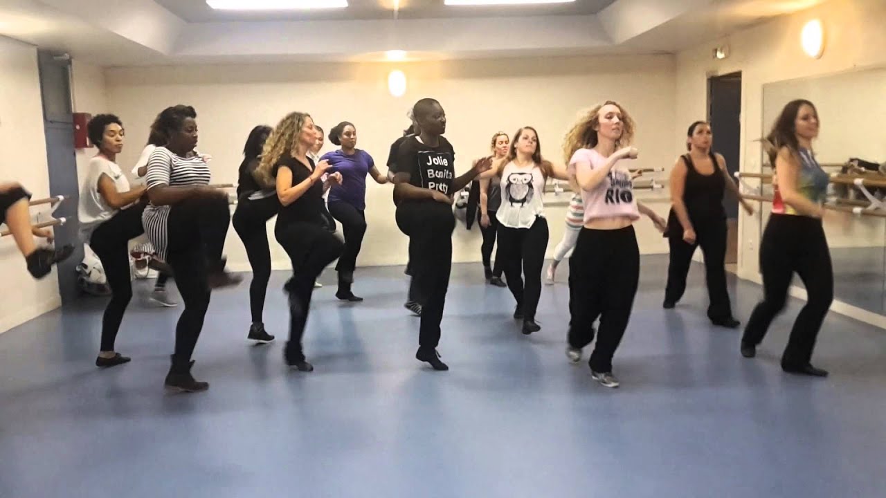 Ela e top - Mc Bola - Chorégraphie Alessandra Cabral - YouTube